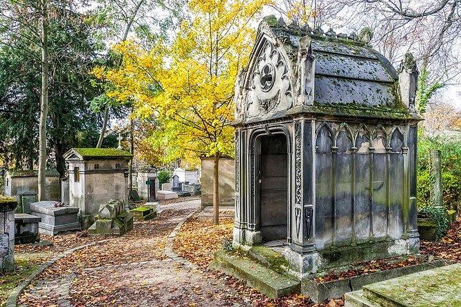 Pere Lachaise Cemetery Paris - Exclusive Guided Walking Tour - Who Will Love This Experience