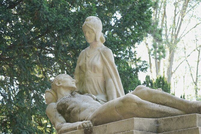 Père Lachaise Cemetery Tour, Tales from the Graves and Crepes - Practical Tips for the Tour