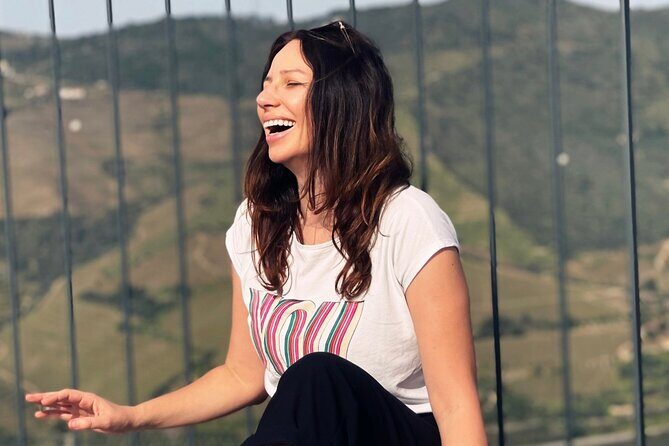 Photoshoot Session for Solo, Couples and Groups in Porto area - Practical Details and Booking Experience