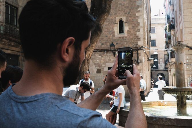 Picasso the Life & Scandals of a Genius Private Walking Tour - The Guide’s Role in Enhancing the Experience