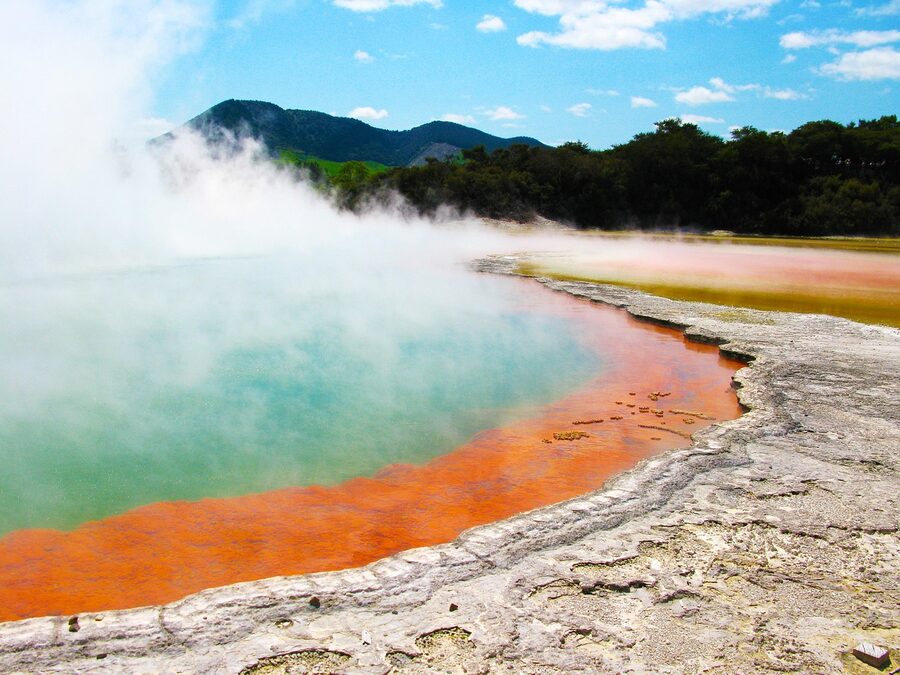 Champagne Pool geyser steam at Wai-O-Tapu