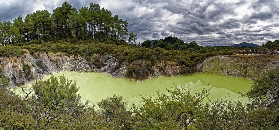 Wai-O-Tapu mineral landscape and deposits
