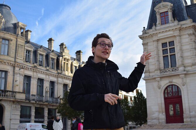 Poitiers: Private tour of the historic city centre - Exploring Poitiers: A detailed look at the journey