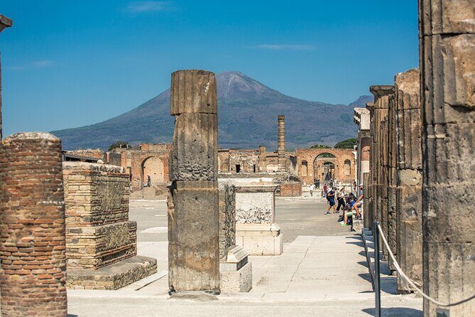 Pompeii: Guided Tour with Priority Entrance - Practicalities and Experience Tips