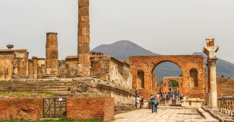 Pompeii: Small Group Guided Tour and Skip-the-Line Ticket - Deep Dive into the Itinerary