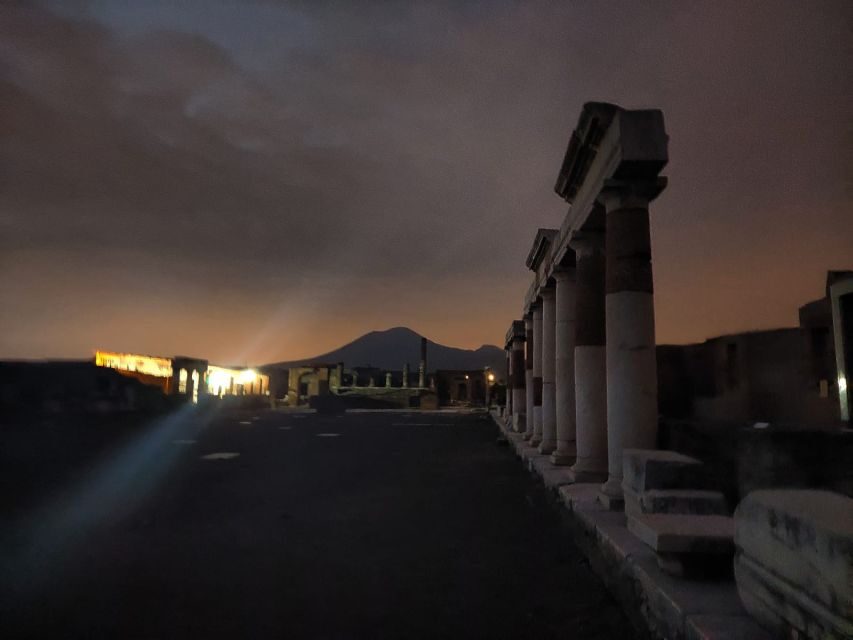 Pompeii Sunset tour for small group - Practical Details