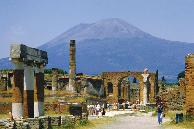 Pompeii with Wine Tasting and Lunch from Naples - Transportation and Group Size