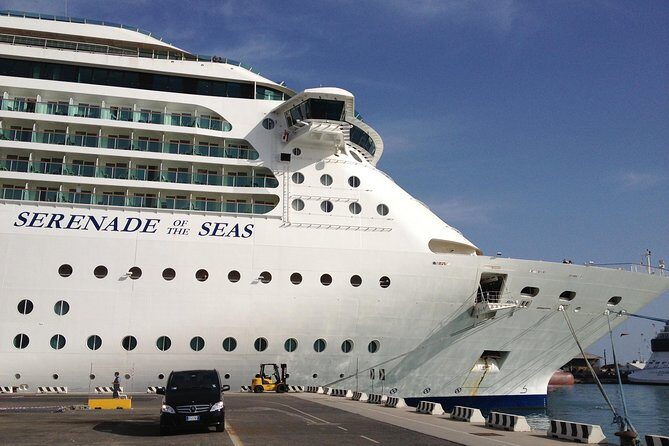 Port of Livorno to Florence and back to Livorno - Transport & Group Size