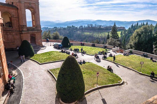 Porticoes of Bologna and Basilica San Luca Guided tour - The Sum Up