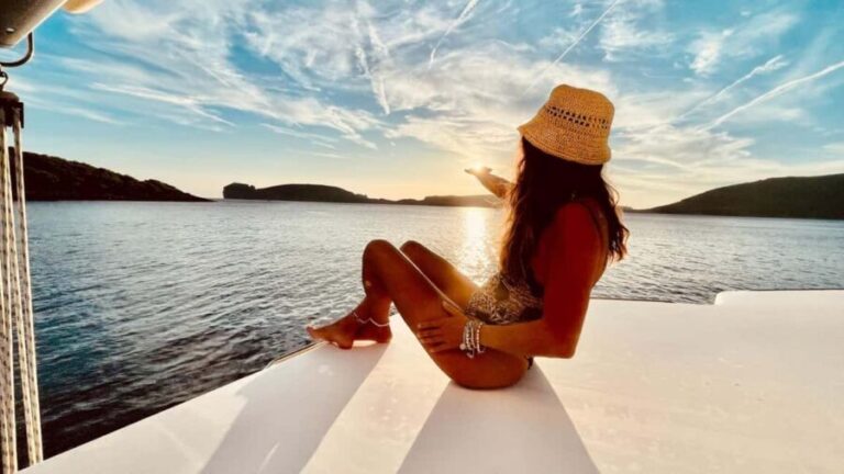 Porto Conte: Sunset catamaran excursion with aperitif - The Itinerary: What You Can Expect