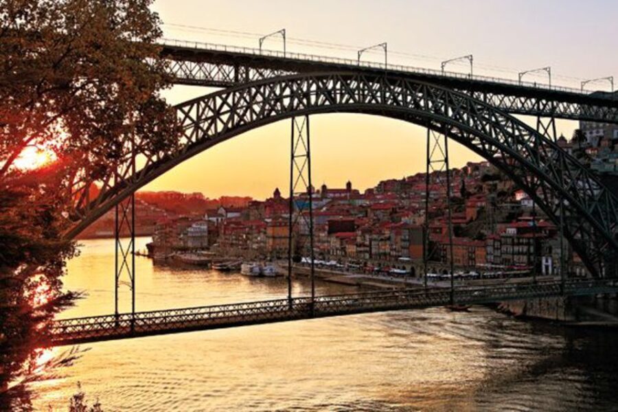 Porto Half-Day Tour & Port Wine Tasting - São Bento Train Station: Art in Motion