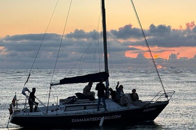 Porto: Private tour on vintage sailboat with sunset option - Who Its Best For