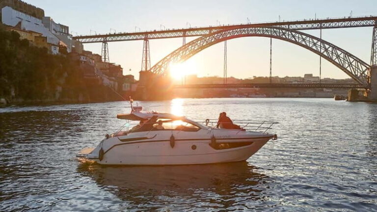 Porto: Private Yacht Cruise with Local Wines & Snacks - The Itinerary: A Close Look