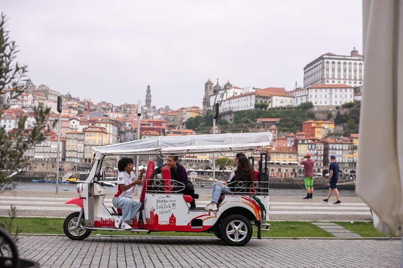 Porto Tour: One tour, a thousand stories by tuk tuk - 3 hours - A Closer Look at the Tour
