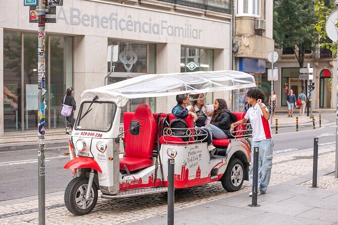 Porto: Tuk tuk vip guided tour - 1.30h - The Experience: What You’ll Love and What to Watch Out For