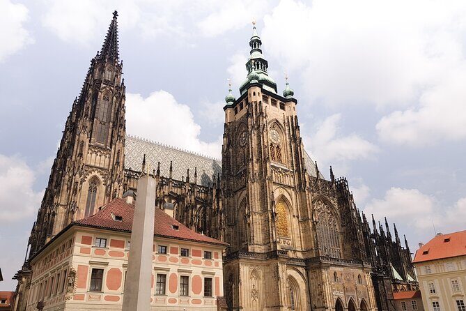 Prague Castle: Admission Ticket With Bus Transfer And Audioguide - Who Should Consider This Tour?