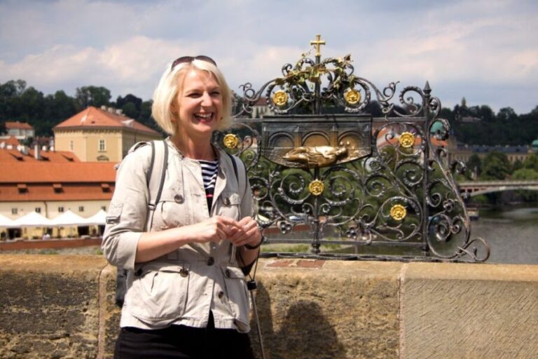 Prague: Castle and Jewish Quarter Tour - Practical Details and What to Expect