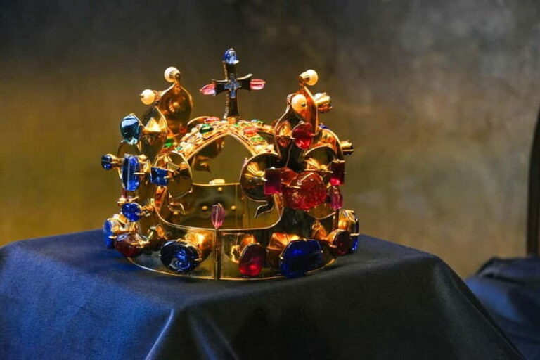 Prague Castle Interiors: Small-Group Tour with Local Guide - Who Is This Tour Best For?