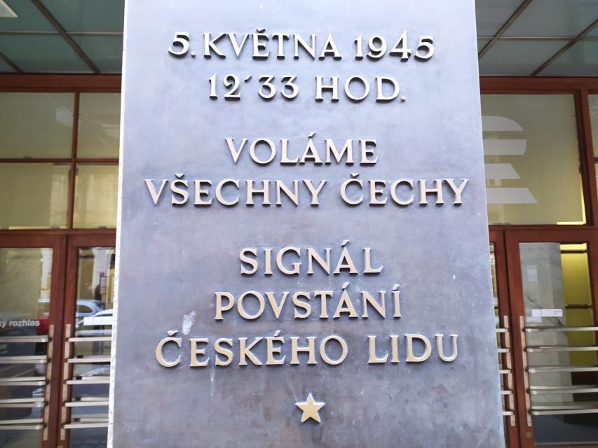 Prague: Historical Walking Tour with Focus on World War 2 - Detailed Breakdown of the Itinerary