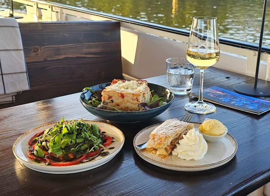 Prague: Lunch Cruise on the Vltava with 3-Course Menu - The Food: A Highlight of the Experience