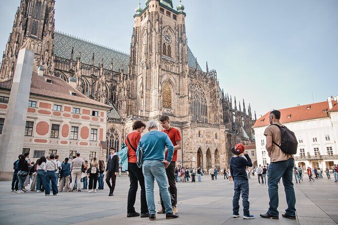 Prague Old Town, River Cruise and Prague Castle Sightseeing Tour Including Lunch - The Itinerary in Detail