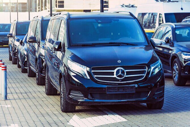 Prague Private Transfer to / from Prague Airport - The Ride: Comfort and Convenience