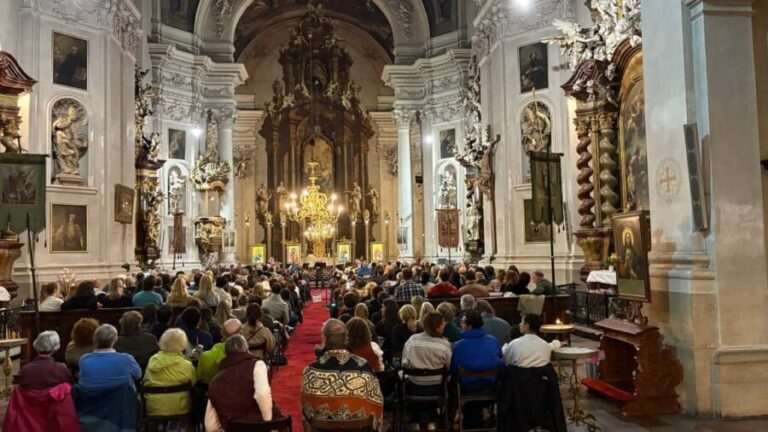 Praha:Vivaldiho koncert ty roních dob a dalí Klementinum - Who Is This Tour Best For?