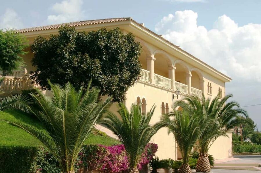 Premium Tour: Winery 7 Tastings + Guadalest Castle | Small group - Practical Details and Tips