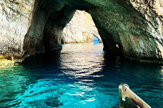 Private 7m 250hp speed boat tour Shipwreck Blue caves up to 8pax - An In-Depth Look at the Private Speedboat Experience in Zakynthos