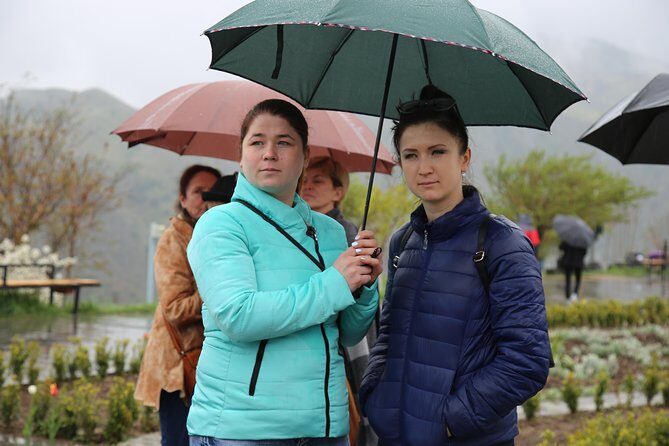 Private 8-9-hour Echmiadzin, Zvartnots, Garni and Geghard trip from Yerevan - Transportation & Practicalities