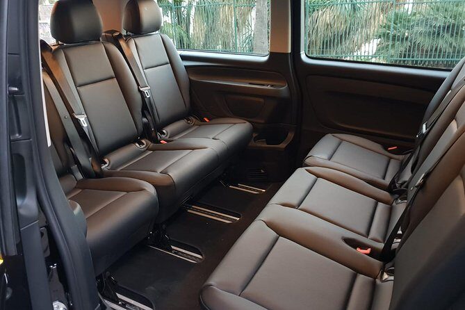 Private Arrival Transfers From Barcelona Airport to Barcelona City Center - Timing and Flexibility