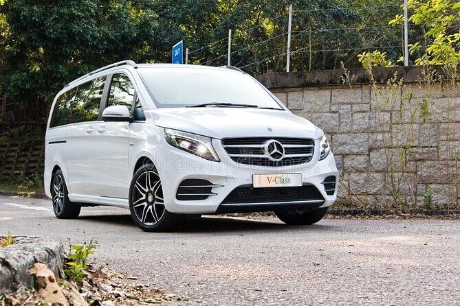 Private Barcelona AirportCity Transfer E-Class, V-Class, Minibus - FAQ