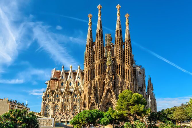 Private Barcelona and Sagrada Familia Tour with Hotel Pick-up - Exploring the Itinerary in Detail