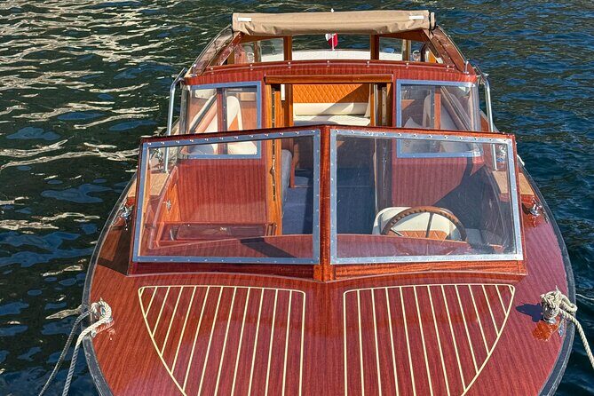 Private Boat Tour on Lake Como with Venetian Limousine - The Experience: What You Can Expect