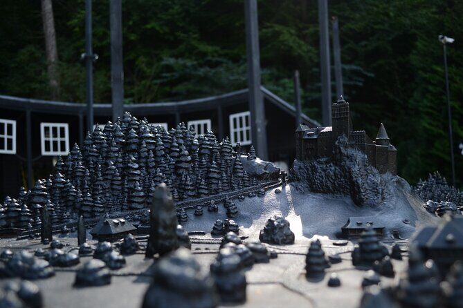 Private Day Tour: Dracula's Castle and Peles Castle - Exploring the Itinerary in Detail