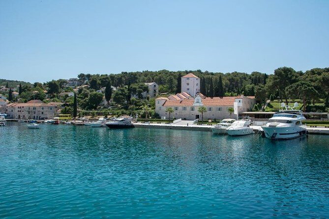 Private day trip to Hvar and Blue lagoon with Snorkeling - What Sets This Tour Apart?
