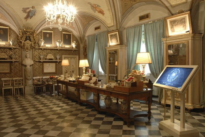 Private Guided Visit of Florence Santa Maria Novella Basilica and its Officina Profumo Farmaceutica - Authentic Experiences and Authenticity