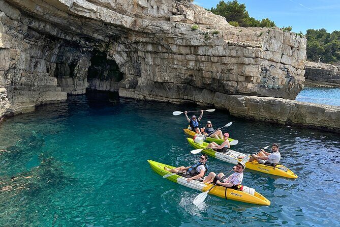 Private kayak tour: Explore the caves and turquoise bays in Pula - Who Will Love This Tour?
