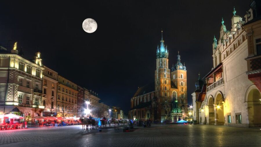 Private Krakow Tour: St. Marys, Cloth Hall & More - What Makes This Tour Valuable