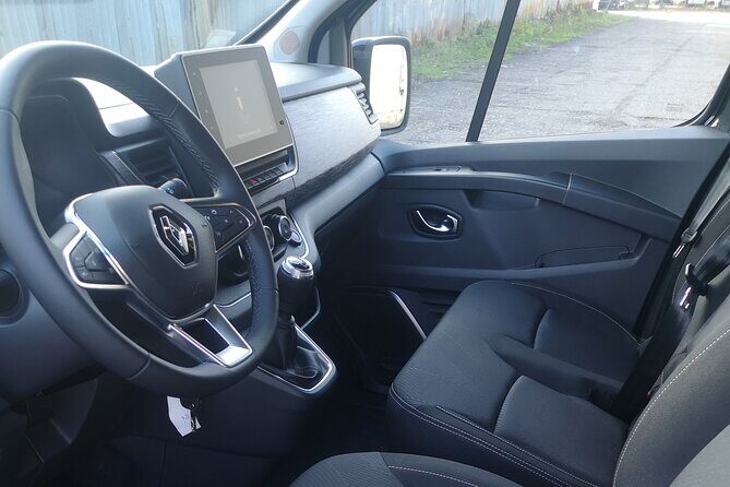 Private Limo Transfer from Beograd Airport to Belgrade downtown - In-Depth: The Ride into Belgrade