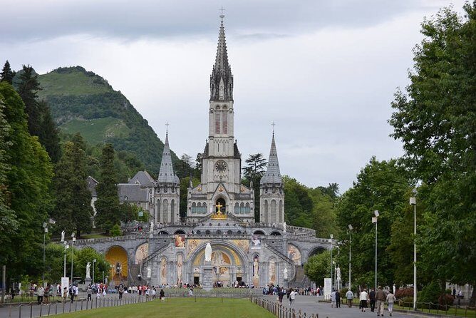 Private Lourdes Sanctuary Tour from San Sebastian - Exploring Lourdes: A Town of Faith and History