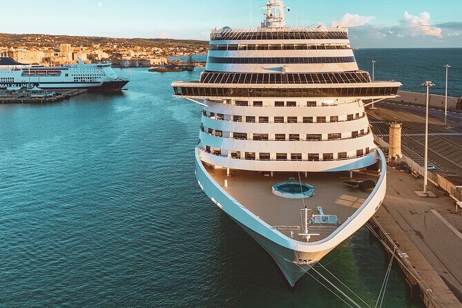 Private Luxury Transportation Between Rome and Civitavecchia Port - The Vehicles and Comfort Level