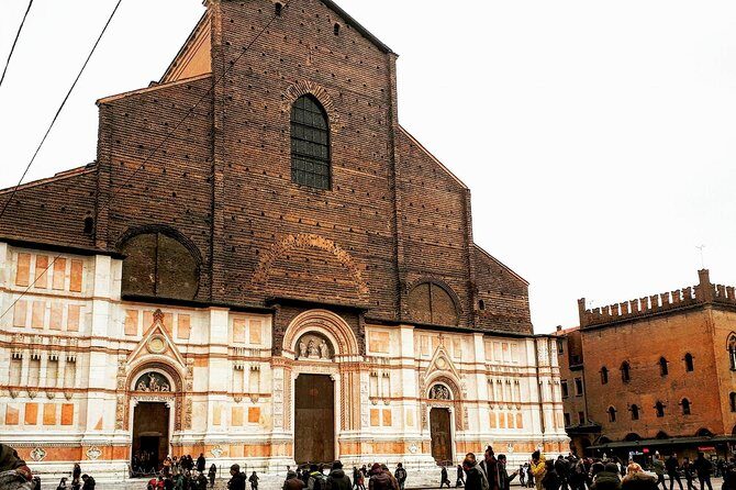 Private or semi-private tour of the historic center of Bologna - Practical Details and What You Should Know
