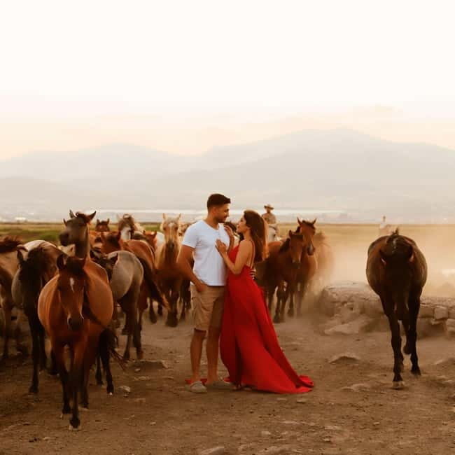 Private Photo Shoot in Cappadocia With Transportation 2 hour - Exploring the Details of the Tour