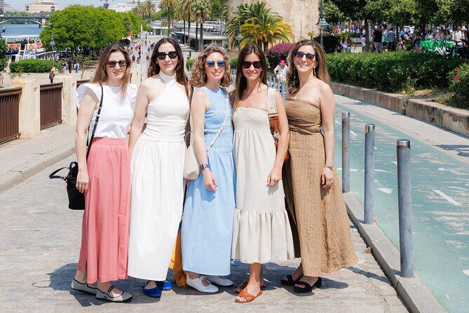 Private Photo Shoot in Seville : Cathedral + Santa Cruz Quarter - Practical Tips for Your Photo Shoot