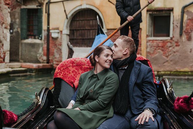 Private Photo Shoot in Venice with Gondola Ride - Considering the Cost and Value