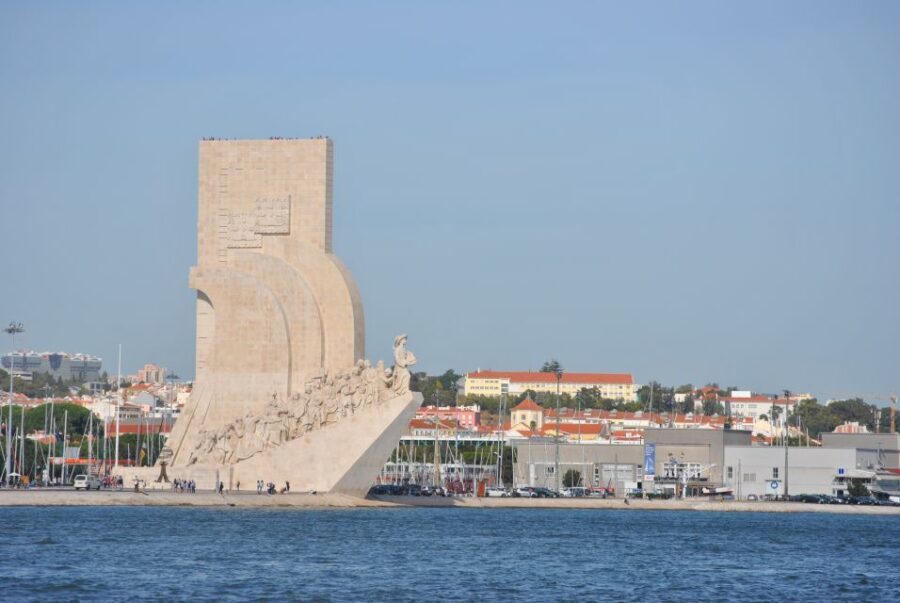 Private Sailing Boat Tour Lisbon with a drink: 2 to 8 Hours - Who Is This Tour Best Suited For?
