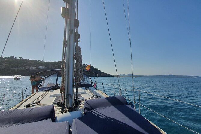 Private sailing trip from Barcelona with open bar - Analyzing the Value