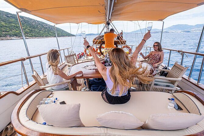 Private Sunset Boat Tour in Bodrum With Dinner - Who Is This Tour Best Suited For?