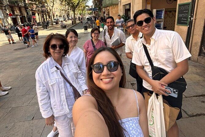 Private Tapas Walking Tour in Barcelona Modernist Area with Dinner included - The Itinerary Breakdown: What You’ll Experience